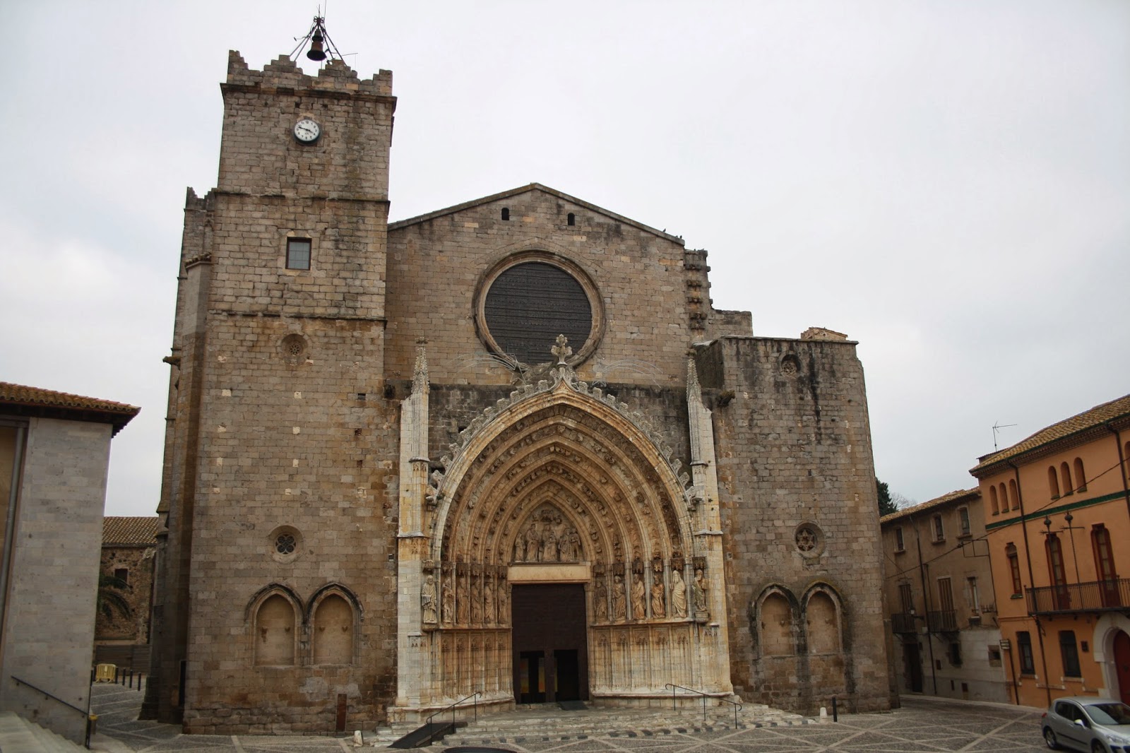 Conèixer Catalunya: ESGLÉSIA DE SANTA MARIA DE CASTELLÓ D’EMPÚRIES. L ...
