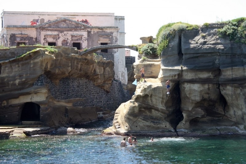 Gaiola Island - Italy | NATURE OF THE WORLD