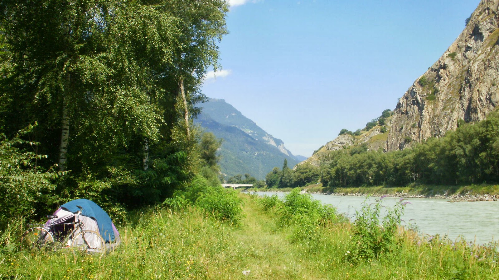 EXCURSII CU BICICLETA: Elvetia