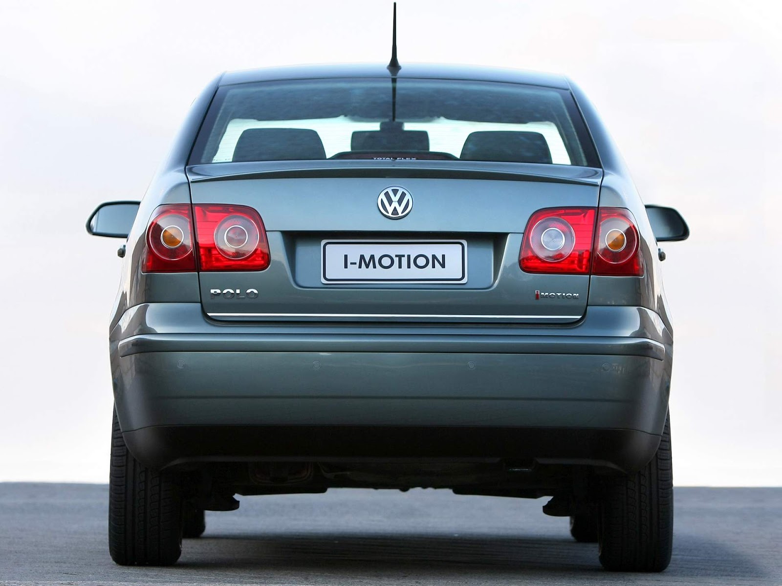 Volkswagen Polo I-Motion 2010: desempenho e ficha técnica