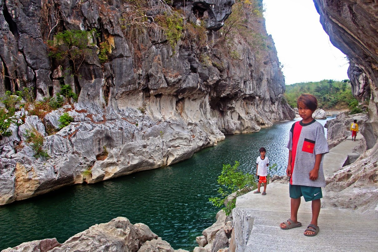 the viewing deck: Minalungao National Park Solo Day Trip