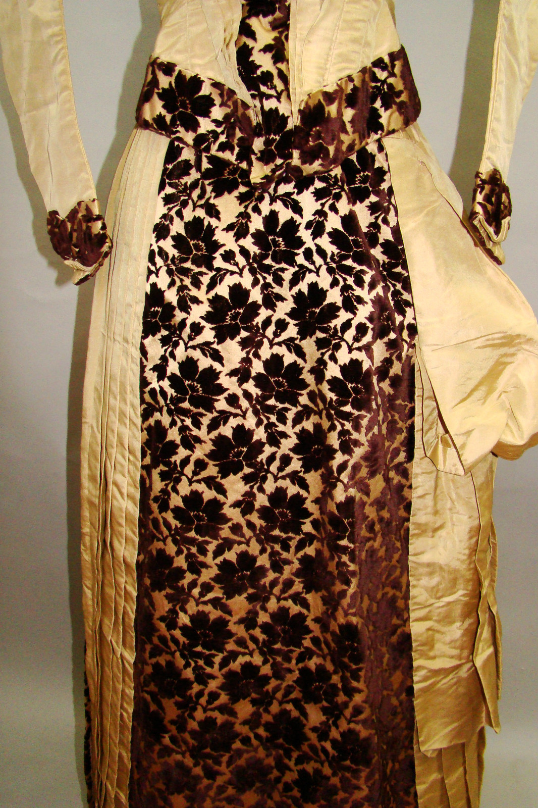 All The Pretty Dresses: 1880's Yellow & Black Bustle Era Outfit