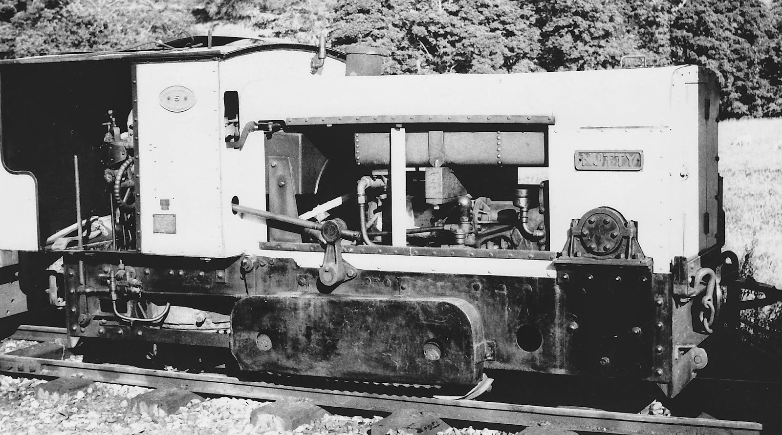 Sentinel Steam Loco 7109: In Search of the lost Nutty