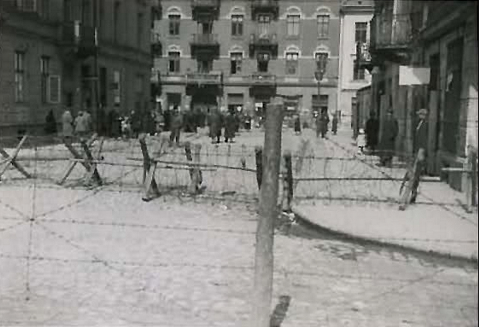 Jim bao Today with ©opyright on all pictu®es and text: Typhus walls and ...