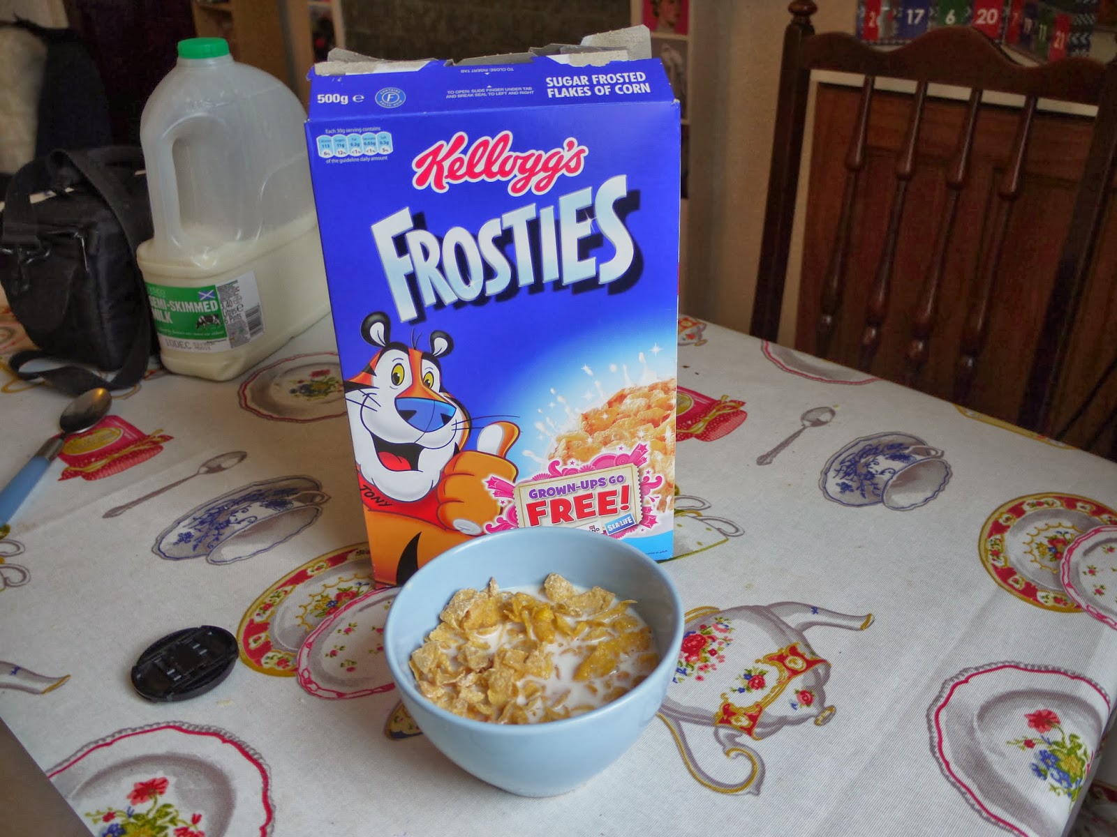 The Cereal Blogger: Kellogg's Frosties The Cereal Blogger: Kellogg's Frosties