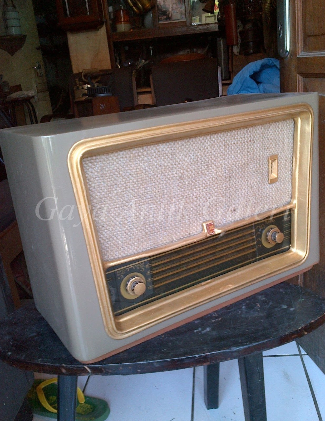 Gaya Antik Galeri : Vintage `Philips Tube Radio` Made In Holland ...