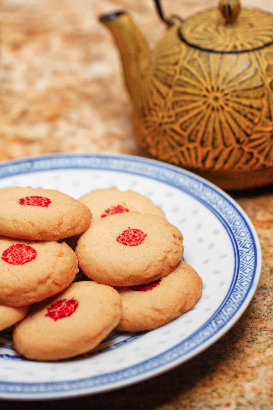 kruizing with kikukat: Cookie Jar: Almond Cookies