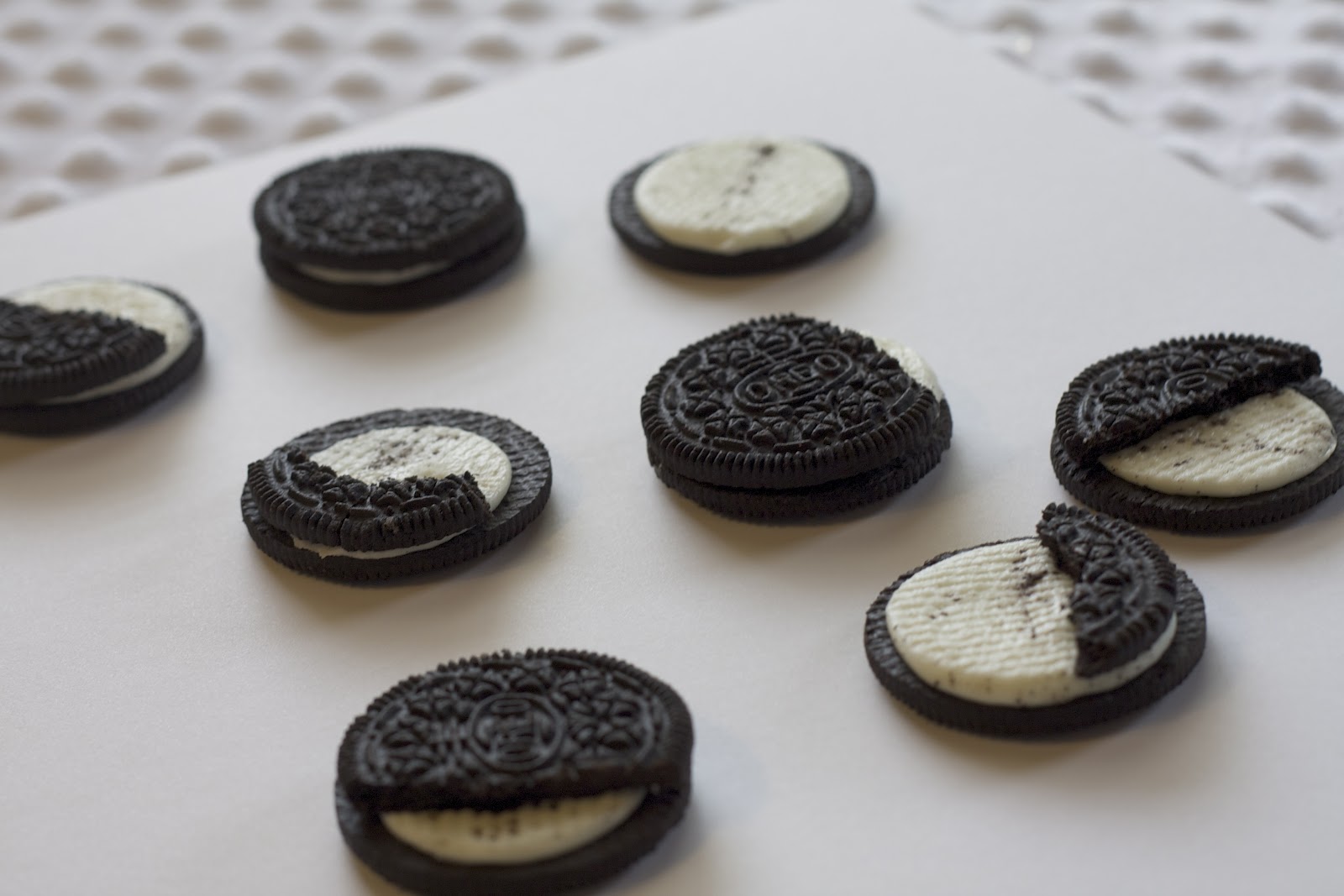 fun summer kid activity: oreo moon phases - Simply Organized