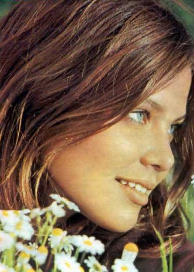 FOTONOVELAS / FOTOROMANZI: FRANCESCA ROMANA RIVELLI ( ORNELLA MUTI)