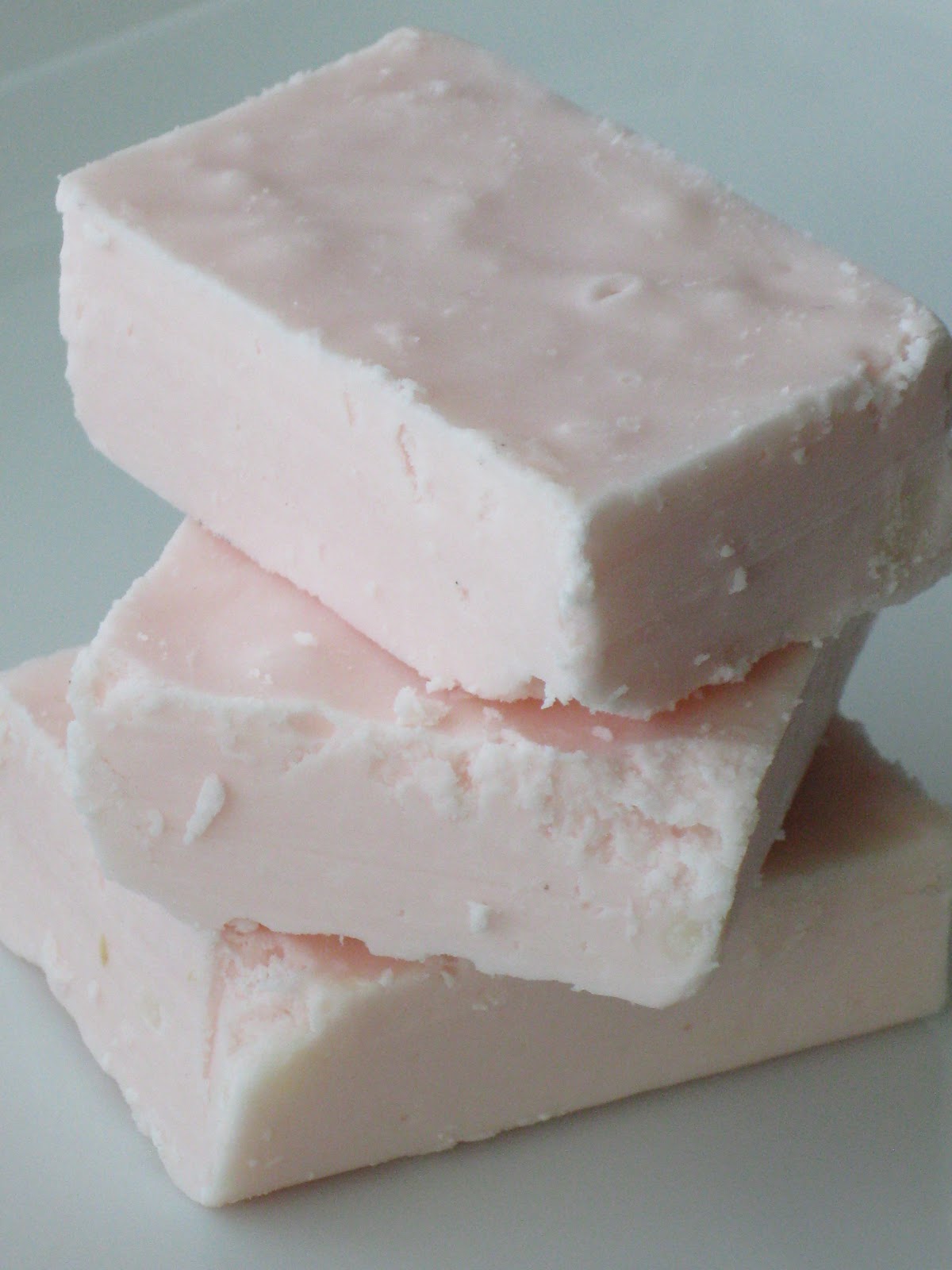 Cardamommy and Coriaunty: Pink Lemonade Fudge