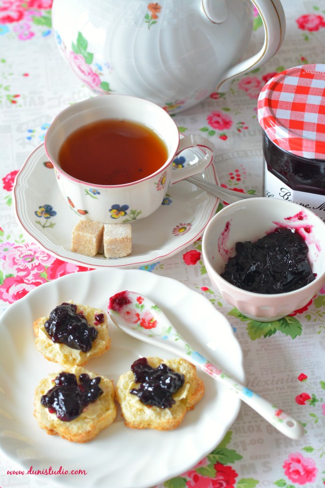 Duni's Studio: My cup of tea & mini scone recipe