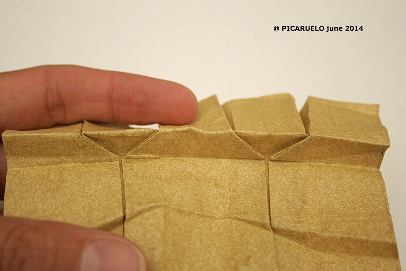 Picaruelo's origami: THE SAXOPHONE