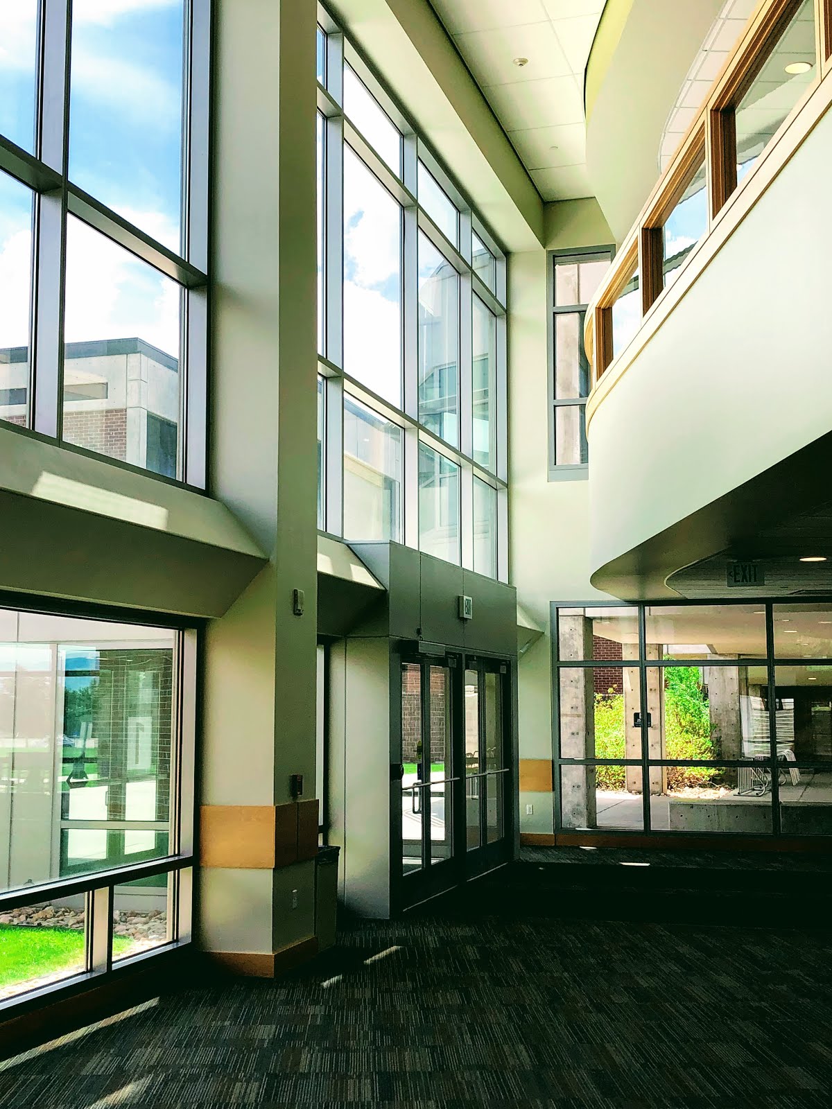 Walking Arizona: Angles, Doors, and Windows After Piet Mondrian