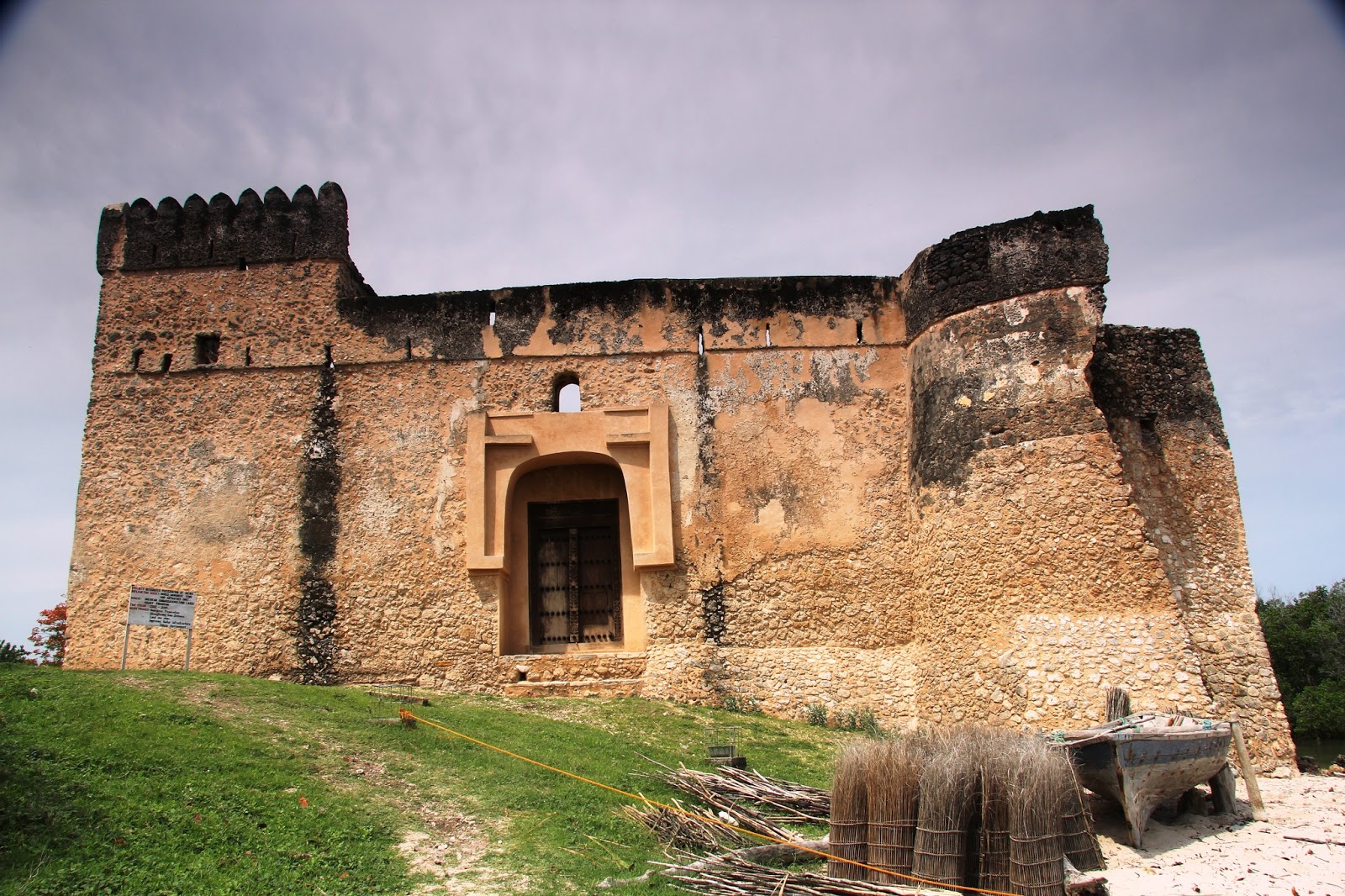 Kilwa Beach Lodge - Our Blog: Kilwa Ruins: The ruins of Kilwa Kisiwani ...