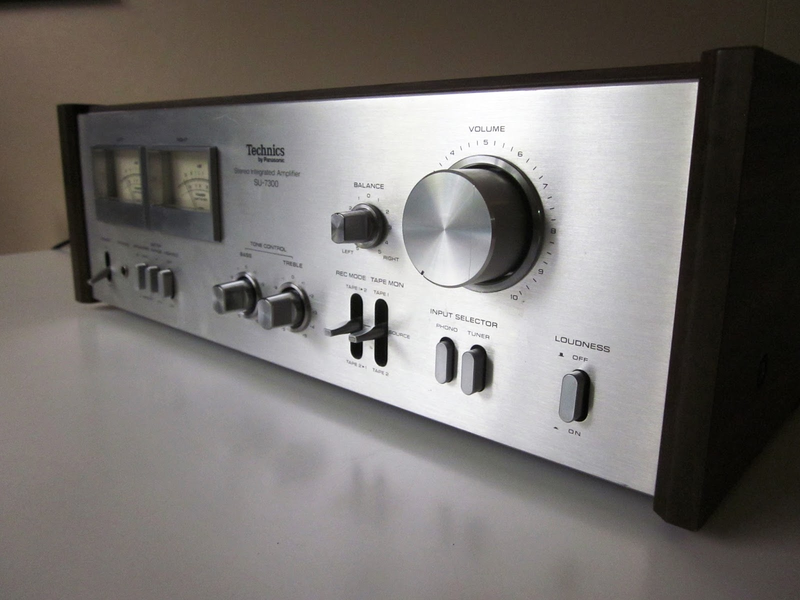 Speakerholic: Technics SU-7300 Integrated Amplifier