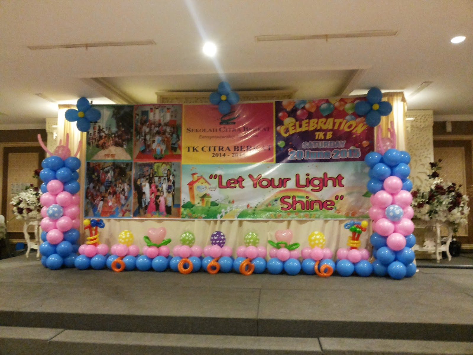 36 Contoh Desain Dekorasi Panggung Acara Perpisahan - Model Desain ...