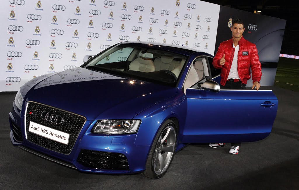 The car collection of Cristiano Ronaldo with photos and table - Garage Car