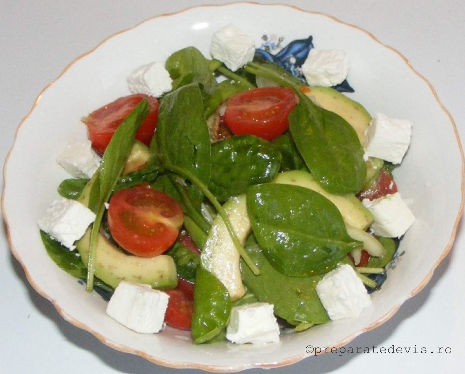 Salata de avocado | Preparatedevis.ro