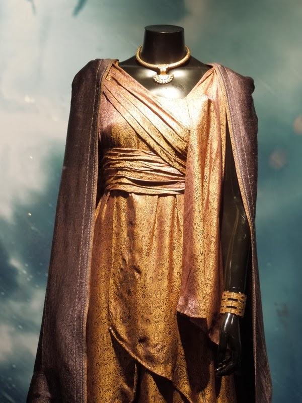 Hollywood Movie Costumes and Props: Thor: The Dark World Volstagg and ...