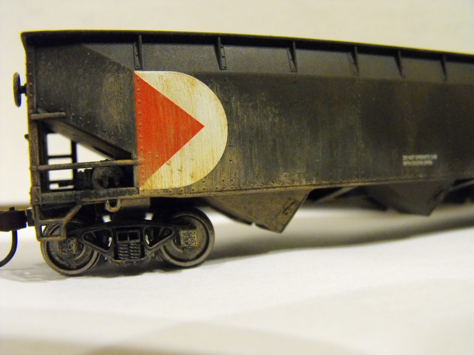 "Heavy Weather": CP 365342 & 365345 100 ton hopper