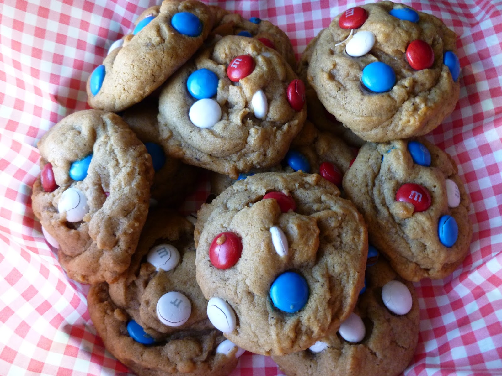 The Pastry Chef's Baking: 4th of July M&M Cookies