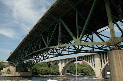 Maybach: I-35W Mississippi River Bridge Collapse
