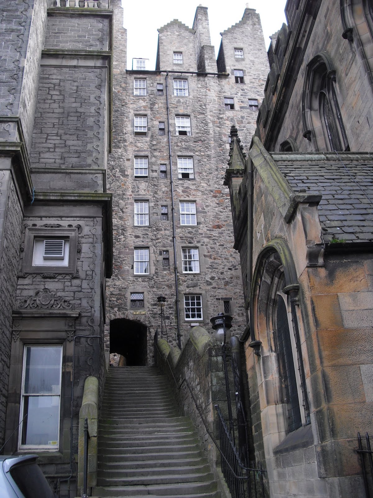 Edinburgh: closes and stairways