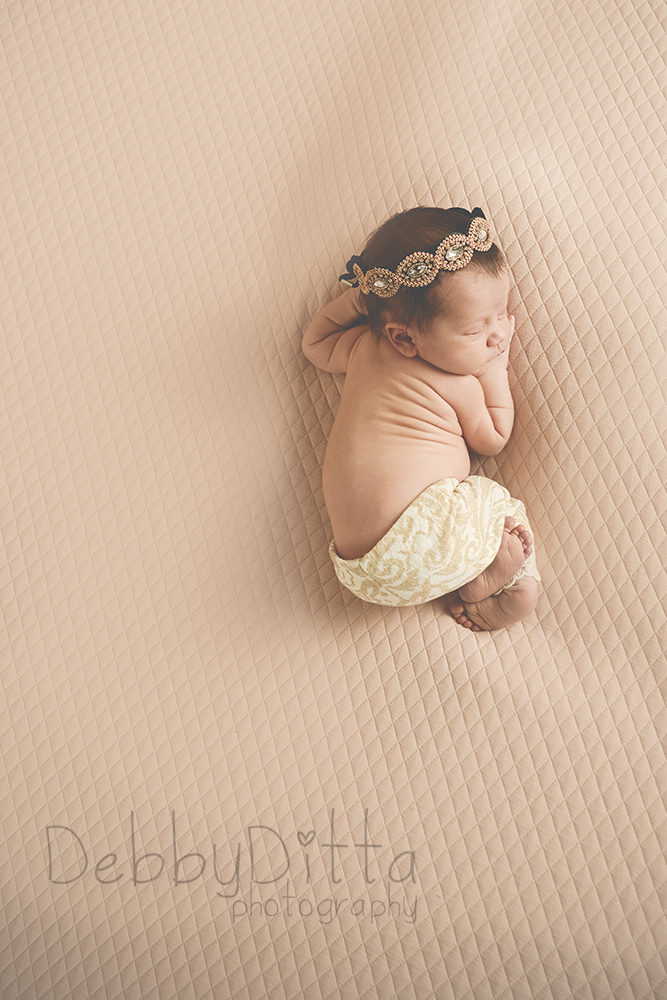 Debby Ditta Photography: Lynlee at 16 days old. Newborn baby ...