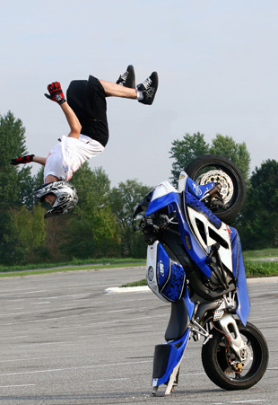 Most Amazing and Dangerous Bike Stunts by Riders ~ RACING STUNTS