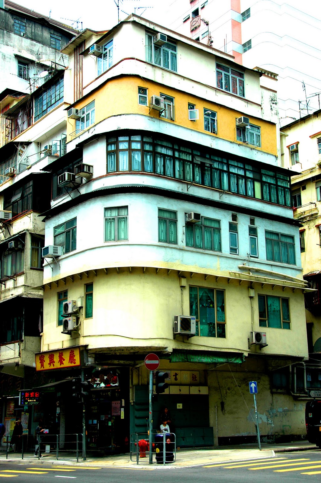 Fstop 59: Hong Kong's Round Corner Buildings