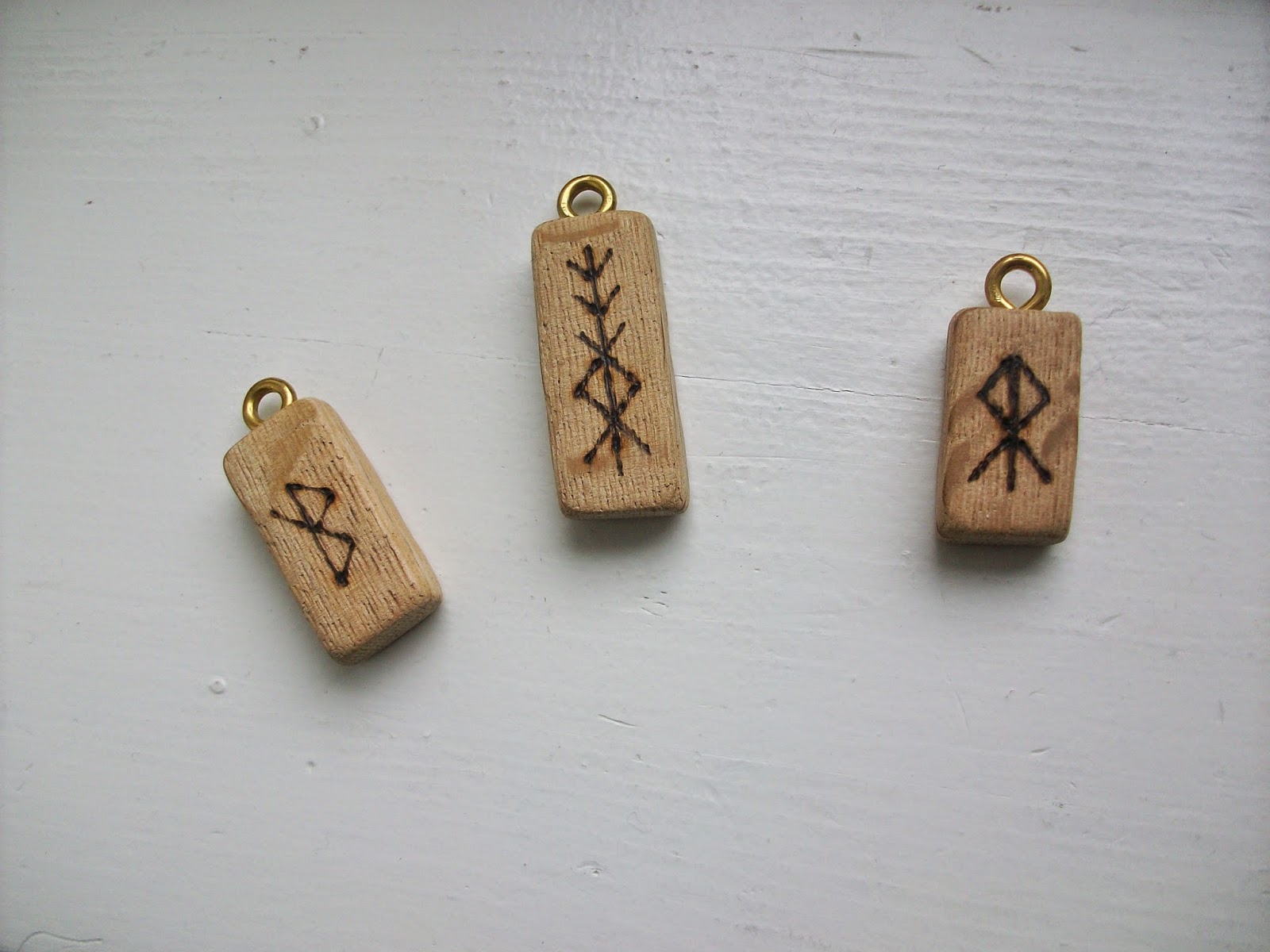 Sew Impossible: Bindrune amulets