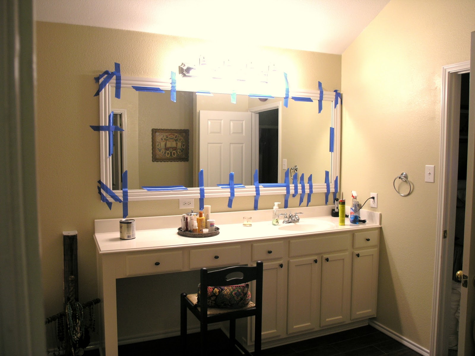 It's A Wannabe Decorator's Life: Framing Out a Mirror and Quarter Round