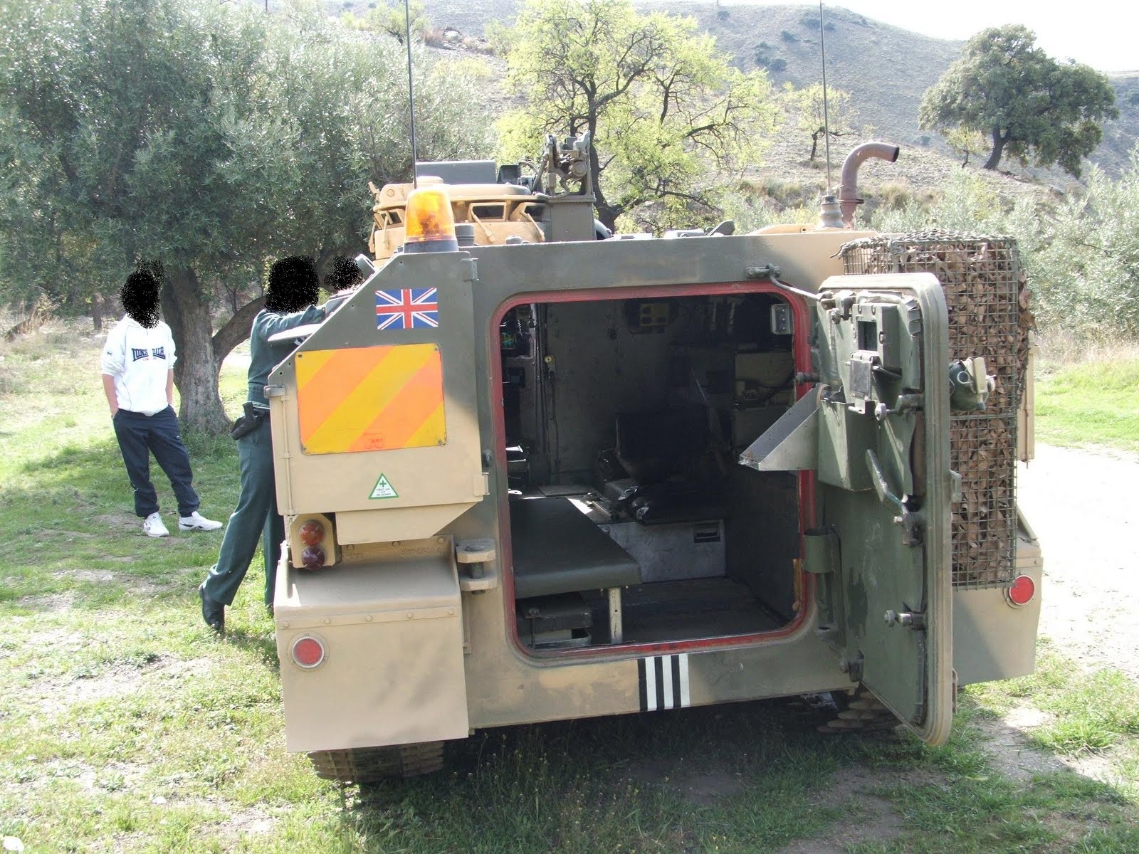 desguacemilitar/militaryscrap: Vehículos blindados medios y pesados ...
