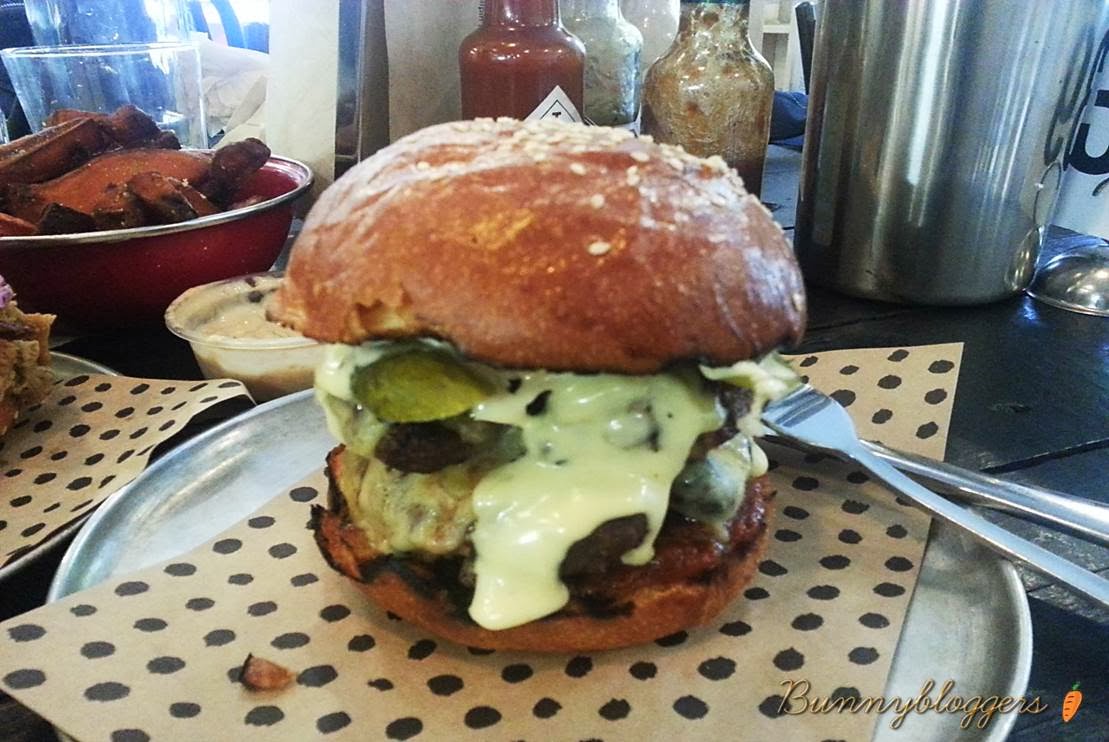 Bunny bloggers: Chur Burger, Surry Hills