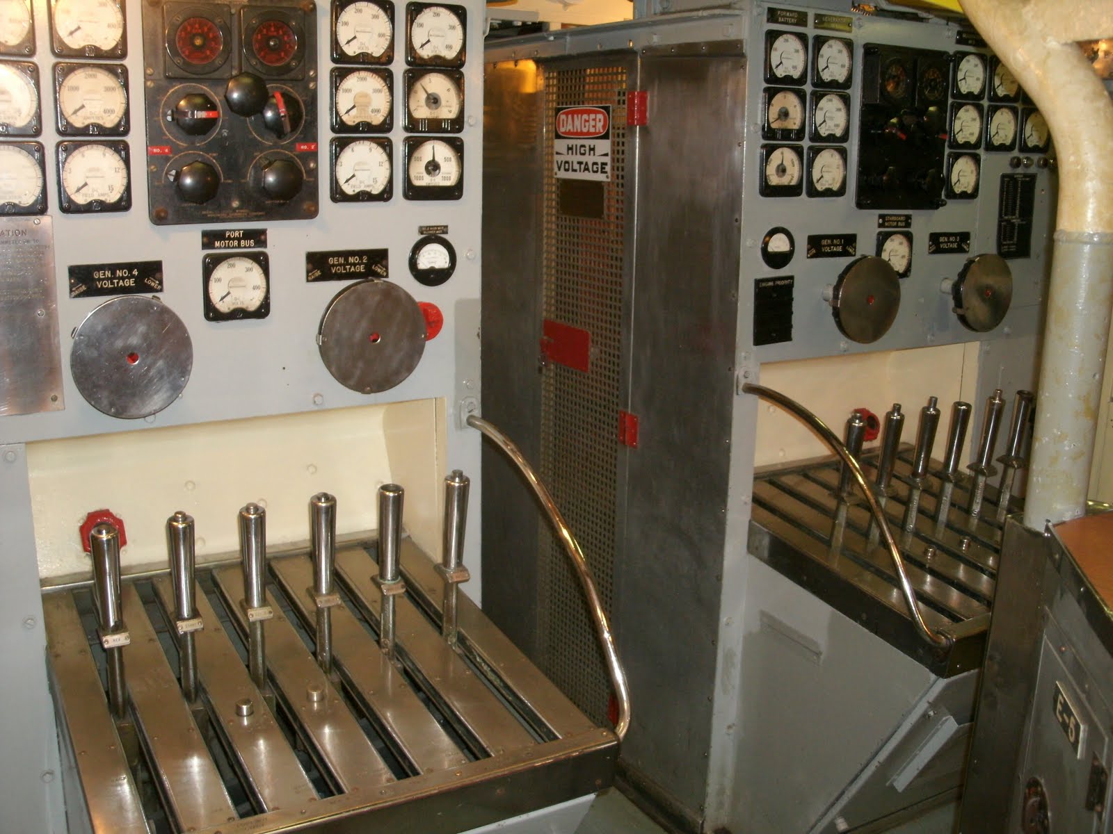 Lagniappe's Lair: USS Requin.