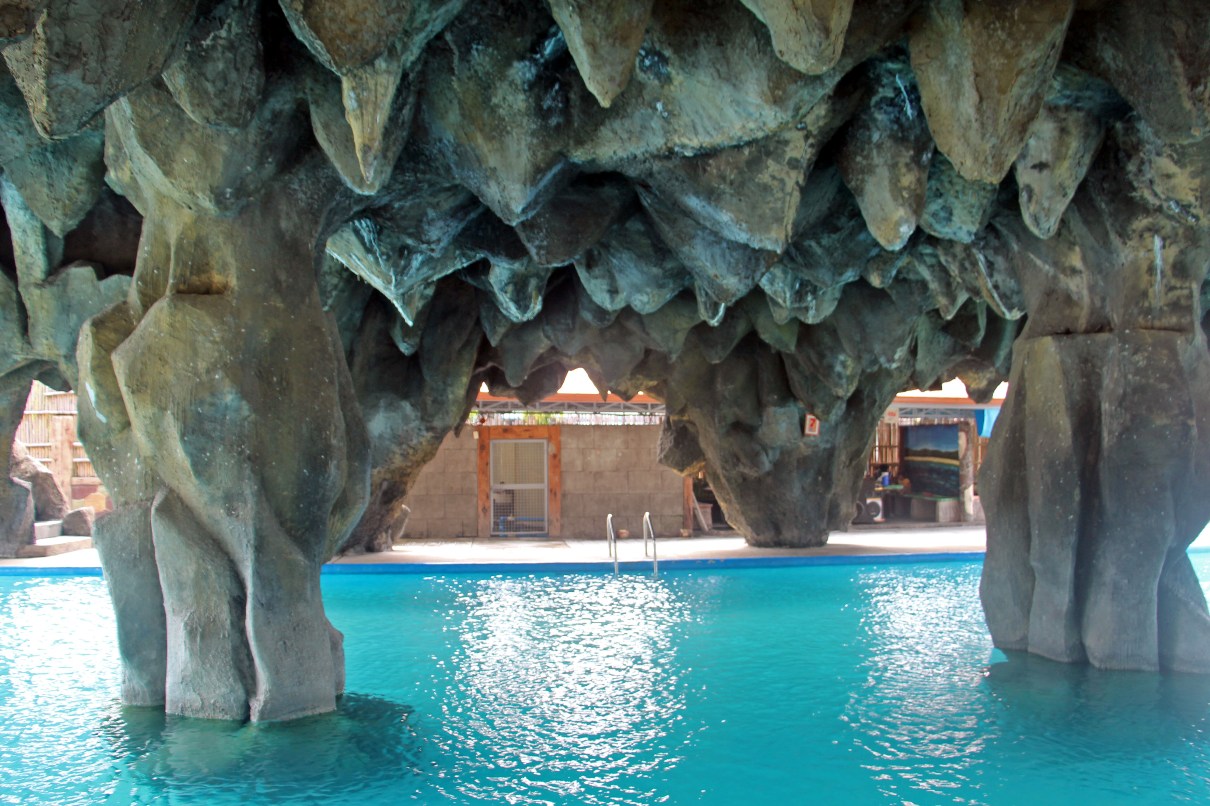 the viewing deck: Family Day Swimming in Bulacan's Big Rock Resort