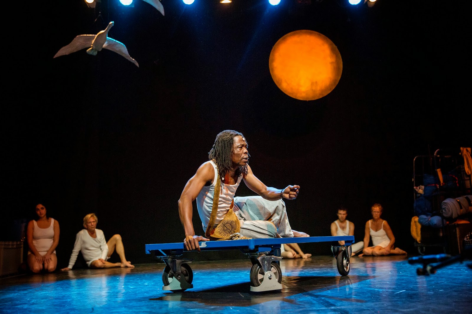 Cie. Freaks und Fremde: GOODBYE, EDEN - Hommage an Menschen auf der Flucht.