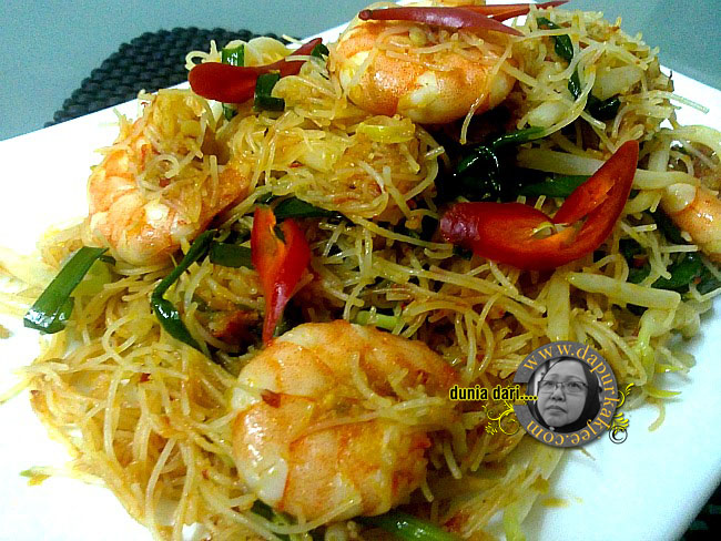 Satu hal nak bagi ingat kalau buat mi siam. Masakan ni cepat basi ...