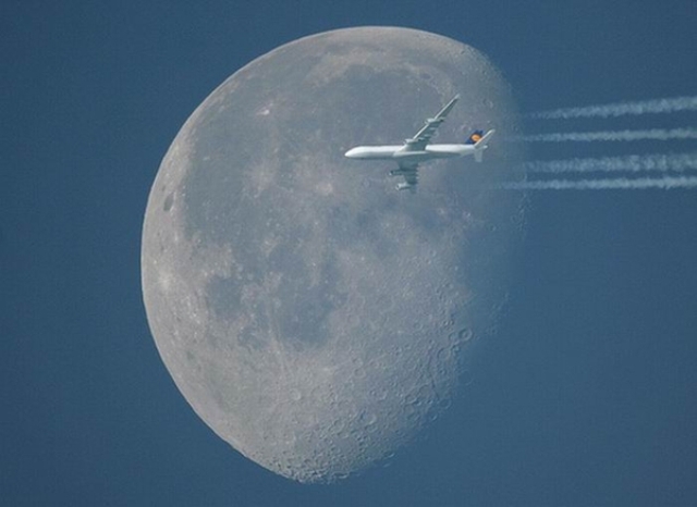 OddFuttos, When The Photos Speak: Stunning Photographs : Unusual Moon ...