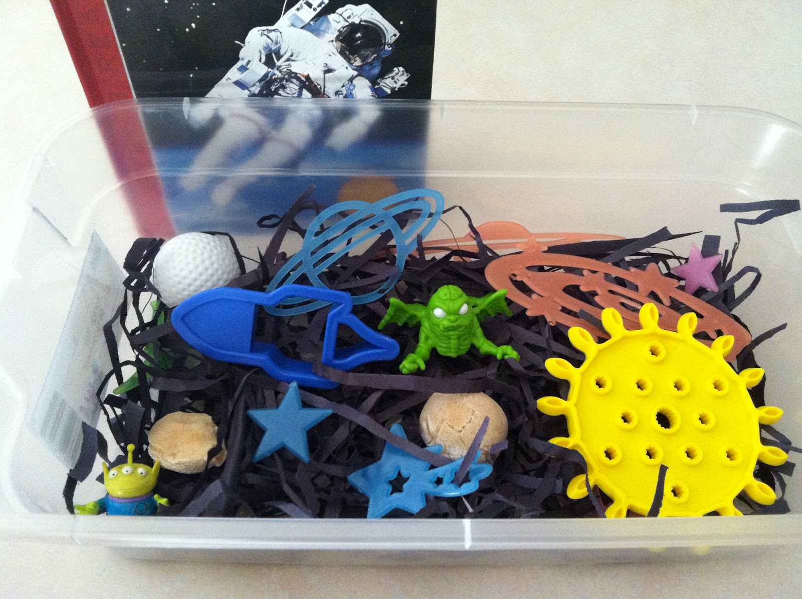 Handmade by CJ: Space Themed Sensory Tub