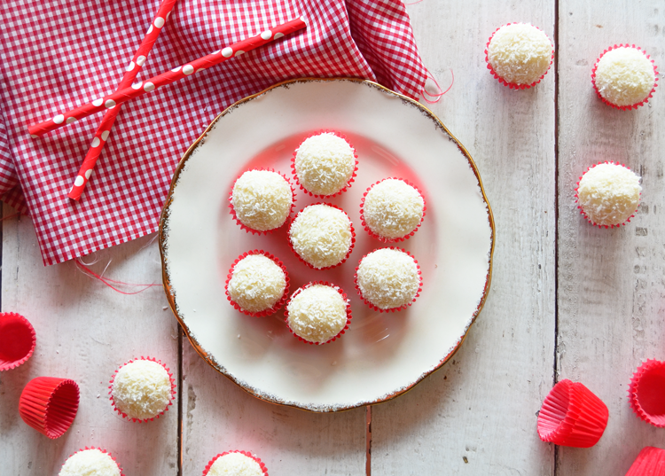 Bombones de coco y chocolate blanco / Recetas dulces, fáciles y ricas ...