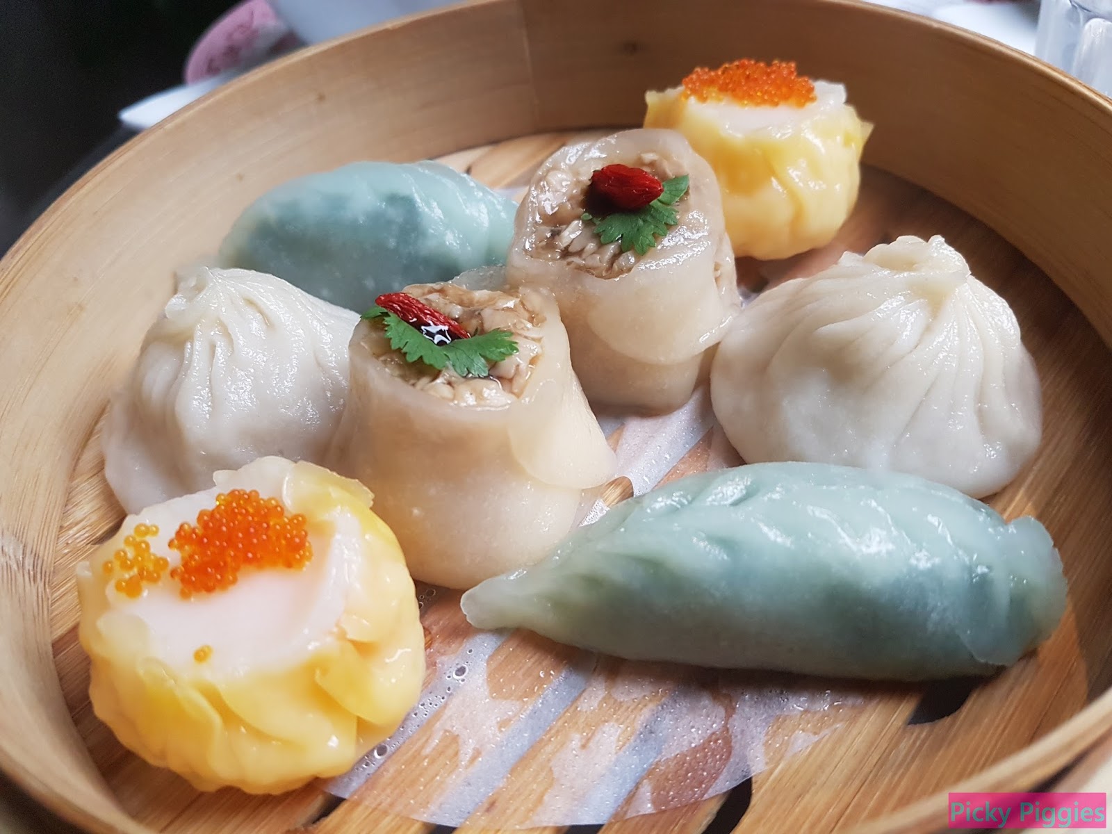 Queen Chow - Picky Piggies