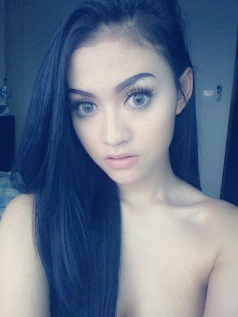 RAHAMAN: Kumpulan Foto Seksi Hot Putri Lana