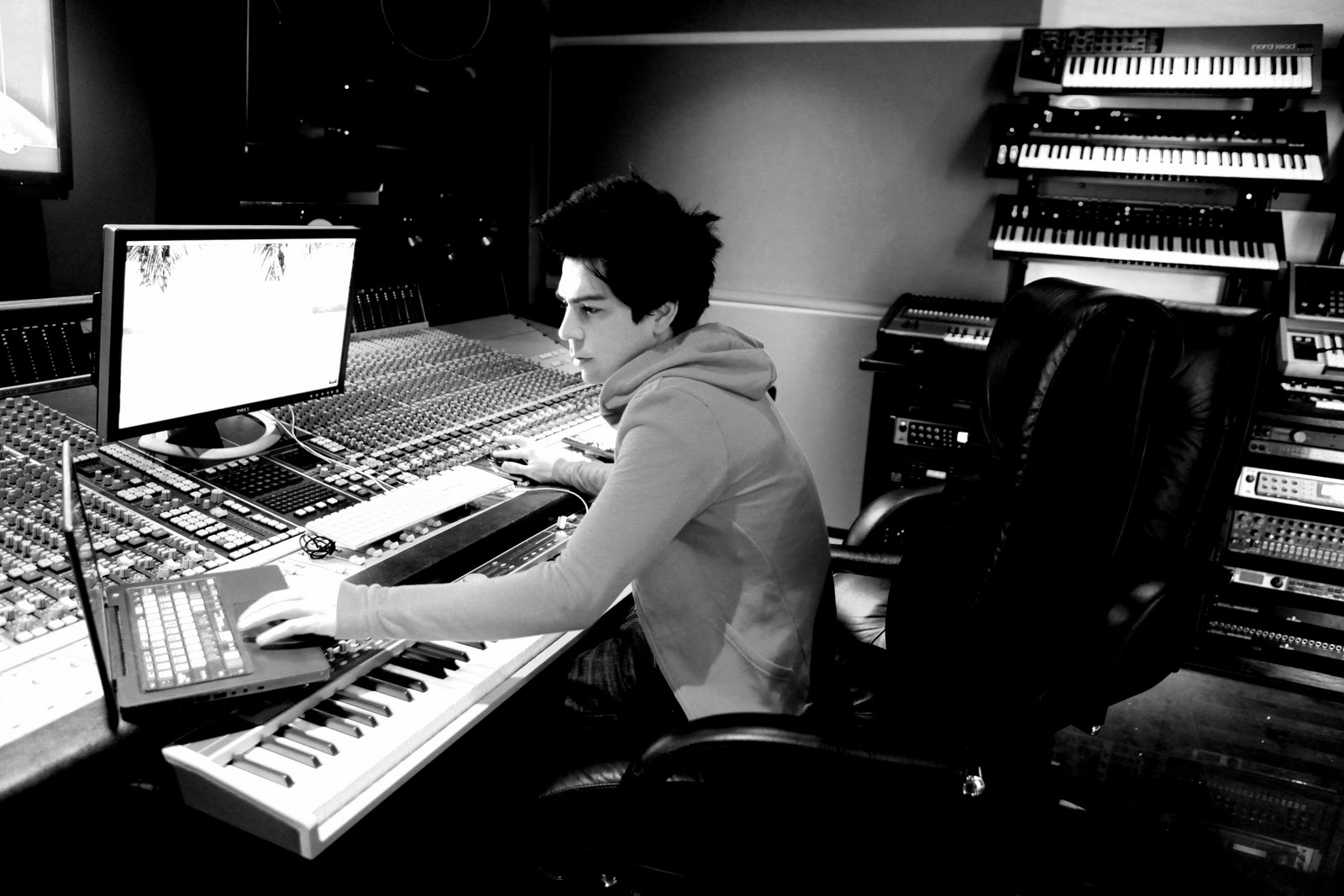 chikapoolog: ガガちゃん新曲「Born This Way」公開！！