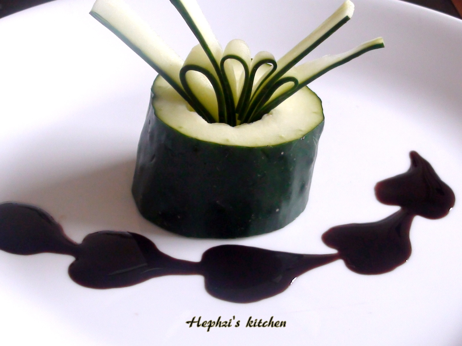 From my kitchen....: Cucumber garnish