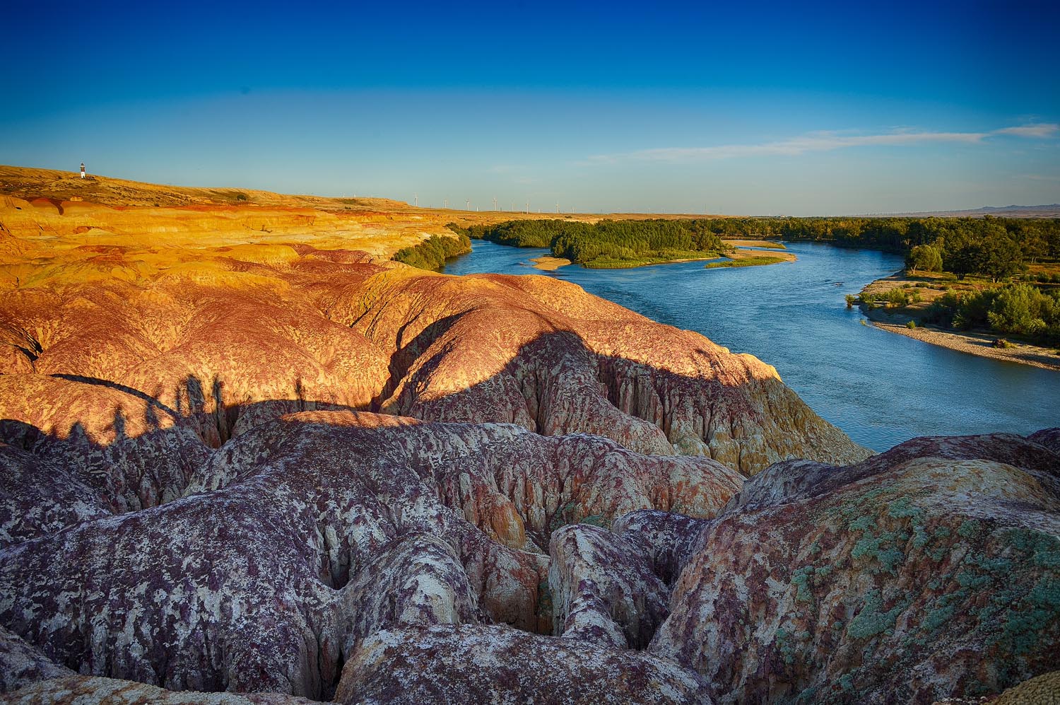 The Amazing Life: 五彩灘，布爾津。Rainbow Beach, Burqin, Xinjiang.
