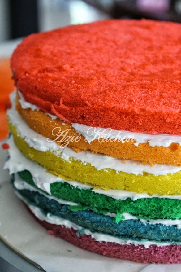 Kek Rainbow Tempahan Ija - Azie Kitchen