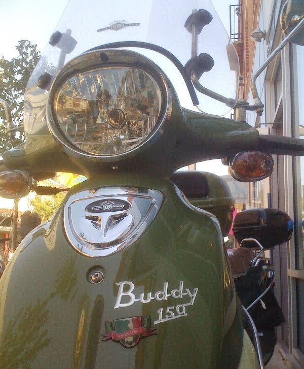 Philadelphia Used Scooters: 2009 GENUINE BUDDY 150 Italia. Accessories ...