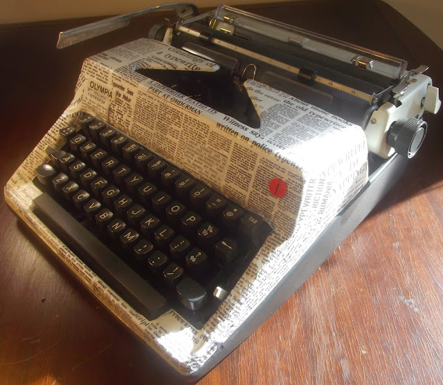 oz.Typewriter: The Newspaperman's Ideal Typewriter: The Olympia SM9