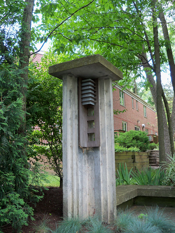 In Search of Frank Lloyd Wright: Sherman Booth House